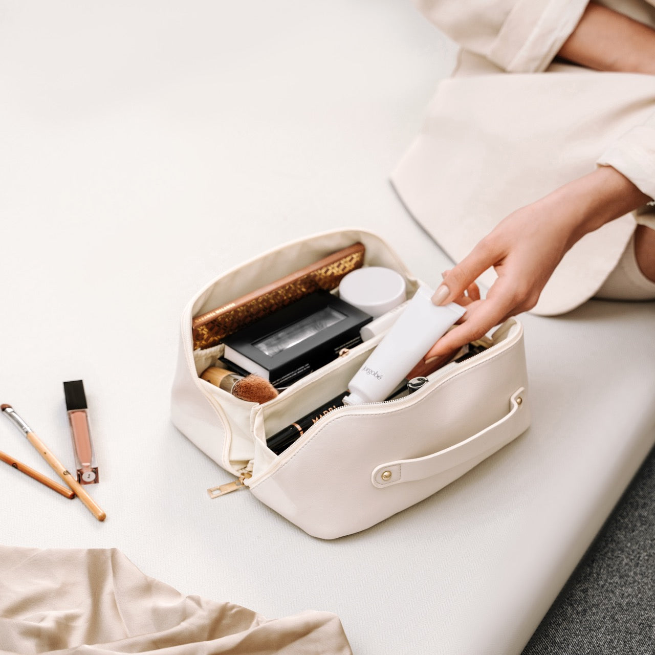 Cosmetics & Beauty Cases - Maison Minimalist